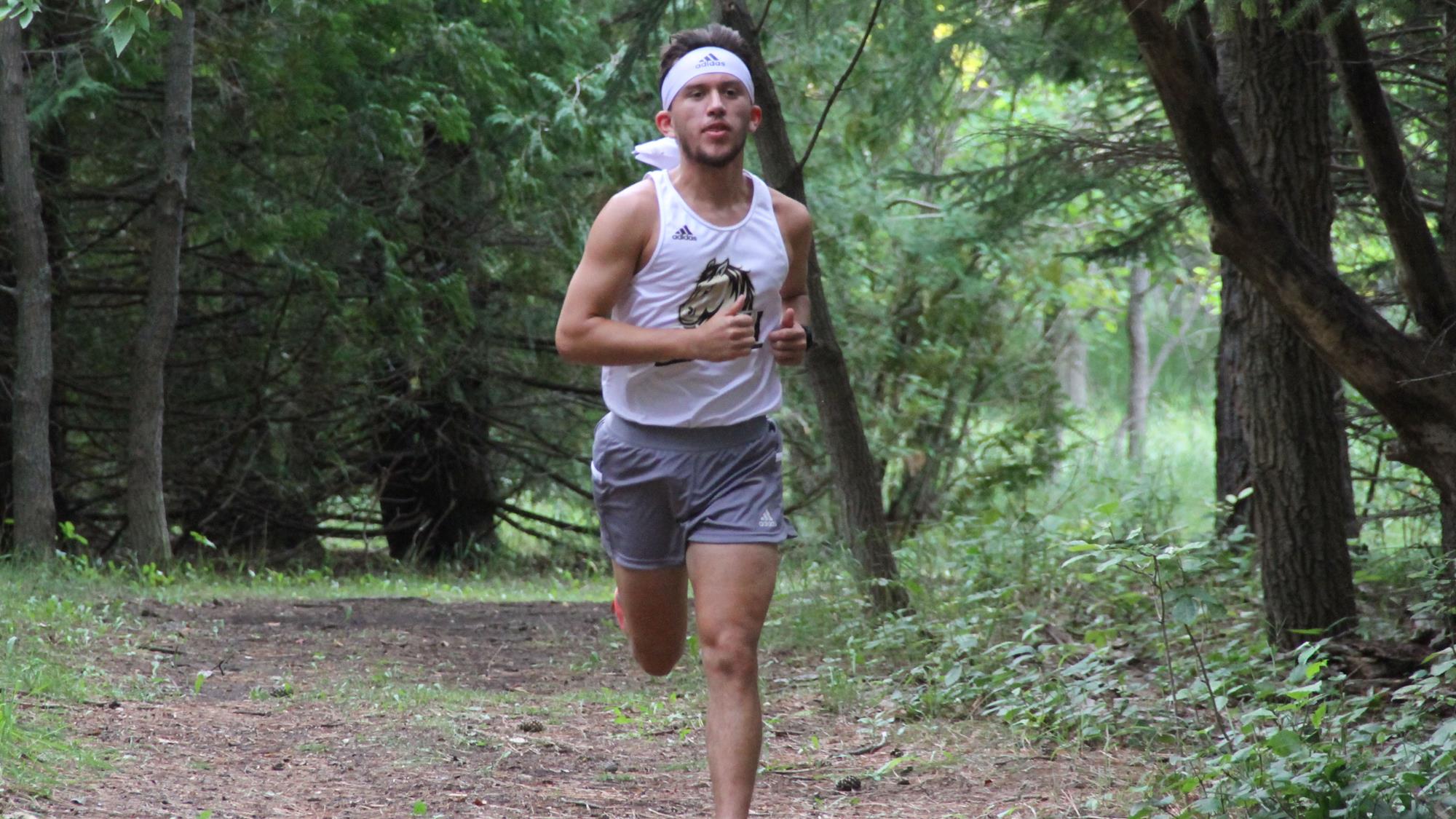Ruben Montoya - Men's Cross Country - SMSU Athletics