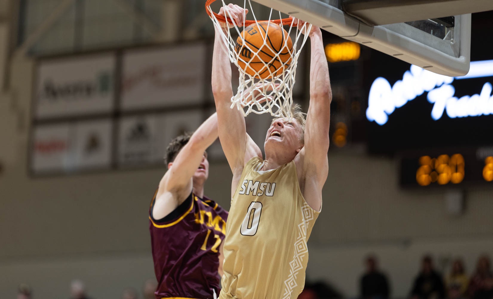 SMSU shoots the lights out in second half to blow past No. 12 Bulldogs ...