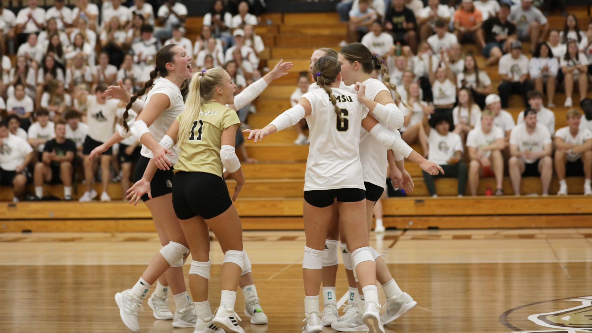 No. 6 Mustangs roll past Dragons, 3-0 - SMSU Athletics