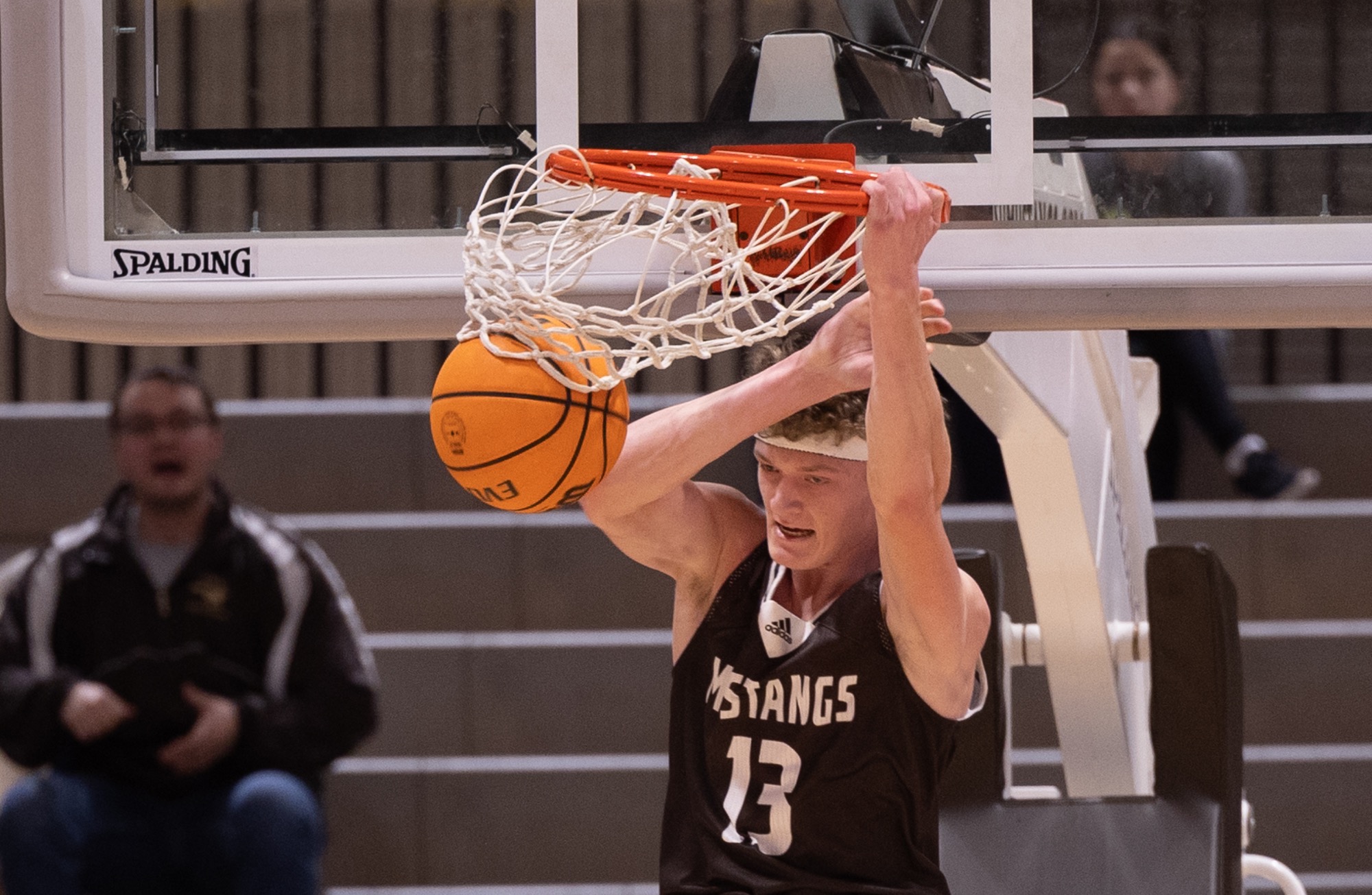 Mustangs cap perfect Tropical Weekend with big win over Wolves - SMSU ...