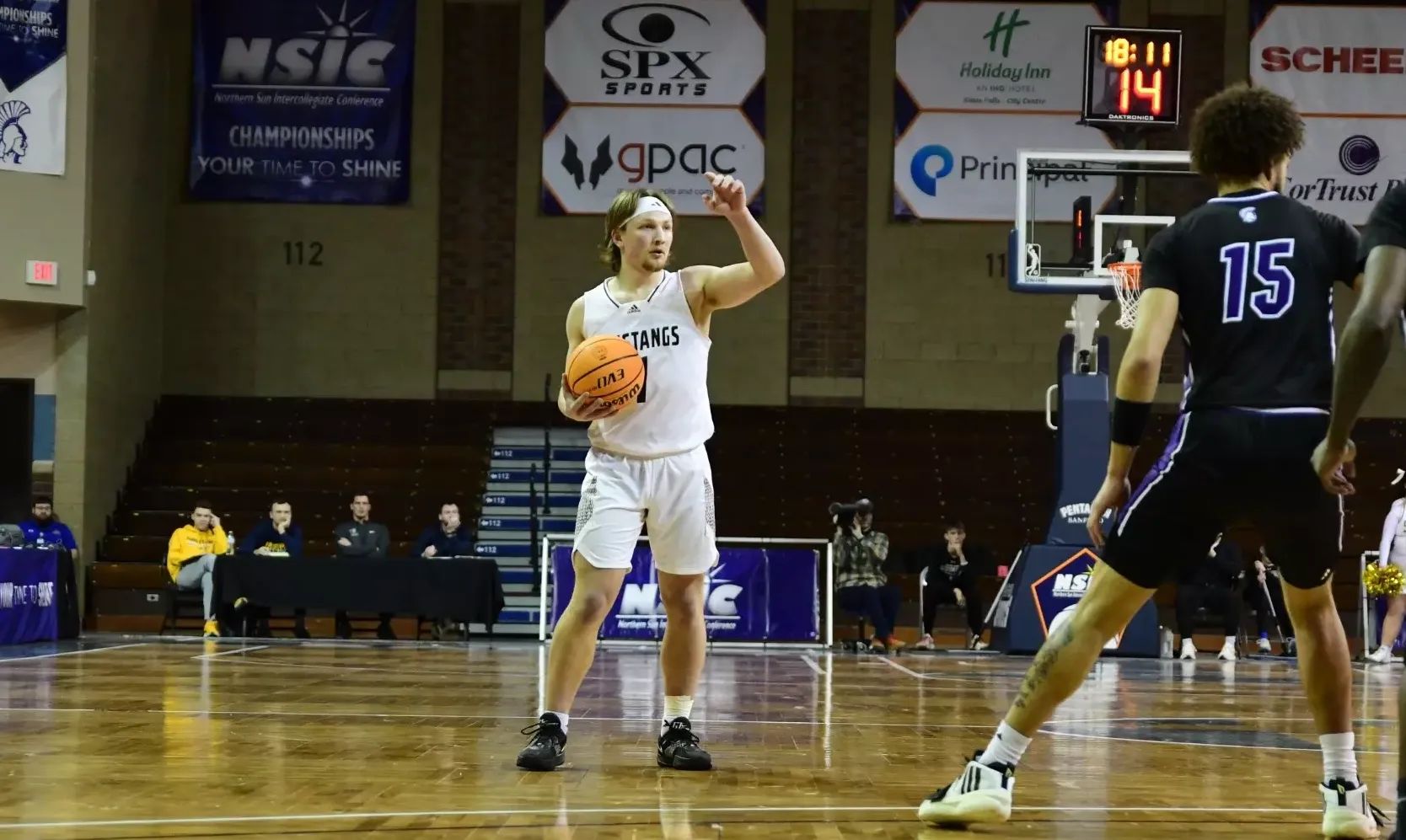 Men's basketball listed in first NCAA Central Region rankings - SMSU ...