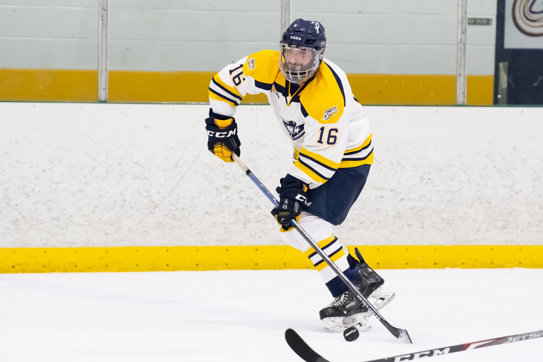 Fast Start Fuels Ice Hockey to 2-1 Victory Over Framingham State ...