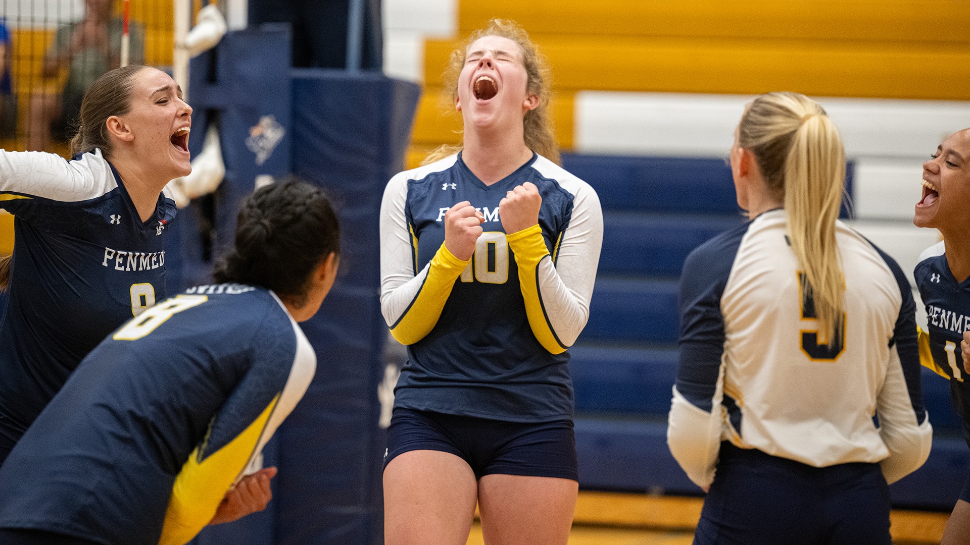 Women's Volleyball Rolls Past Franklin Pierce, 3-0 - Southern New Hampshire University