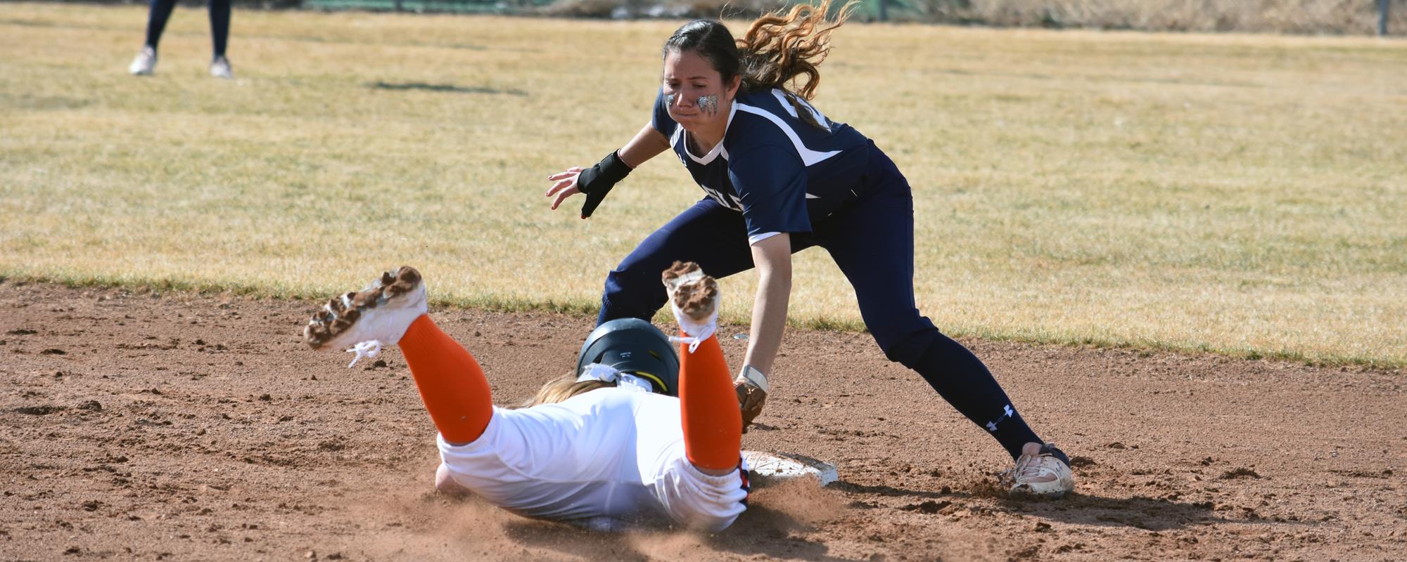 Badgers Sweeps USUE in Friday Doubleheader - Snow College Athletics