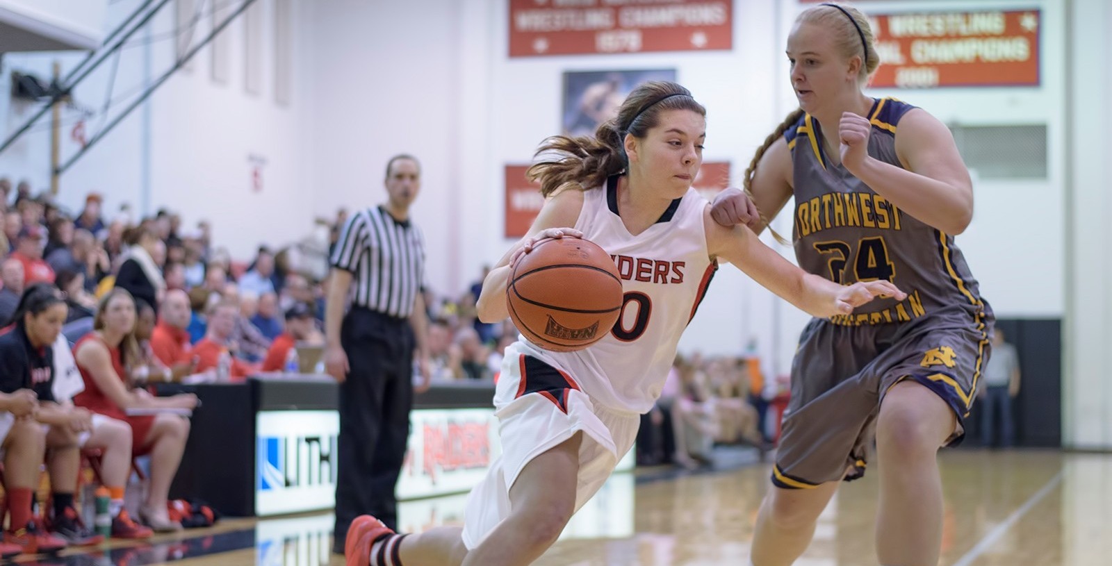 Taylor Nuttall - Women's Basketball - Southern Oregon University Athletics