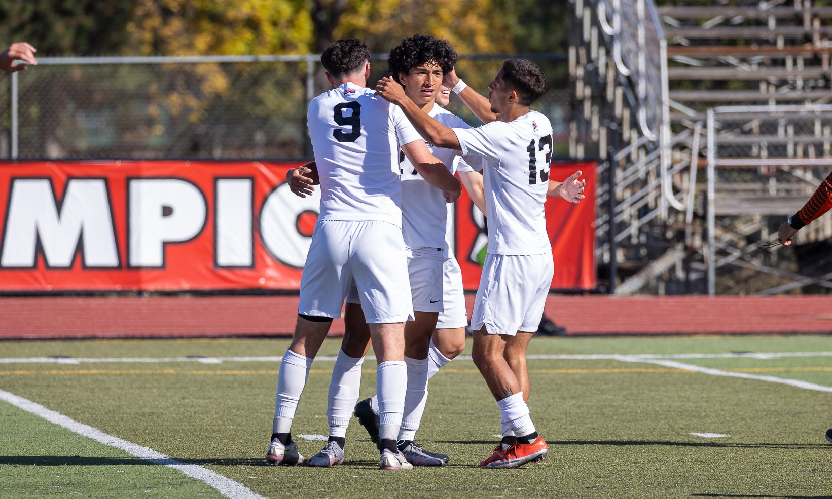 Bruce scores 3 goals in 5 minutes as SOU routs Wolves - Southern Oregon ...