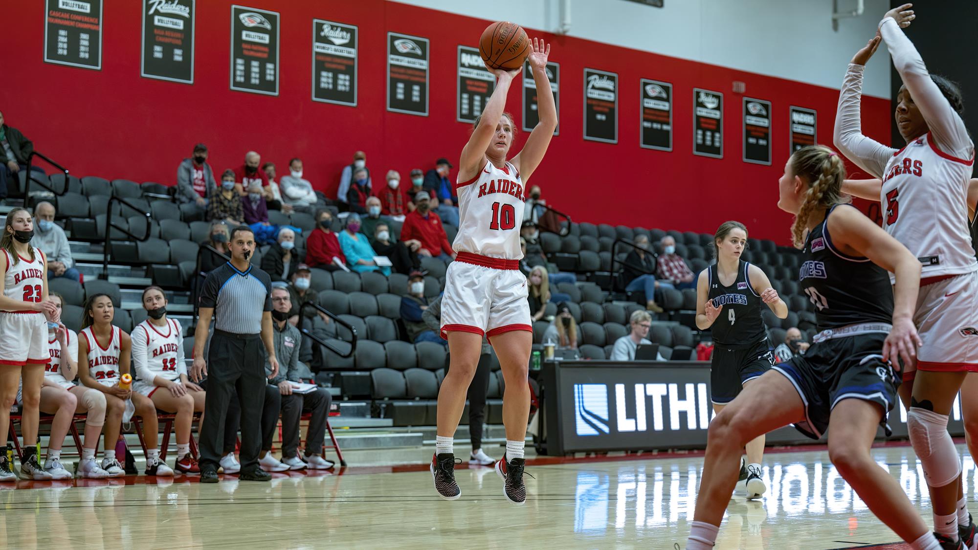 Raiders earn 10th win in blowout at Cal Maritime - Southern Oregon ...