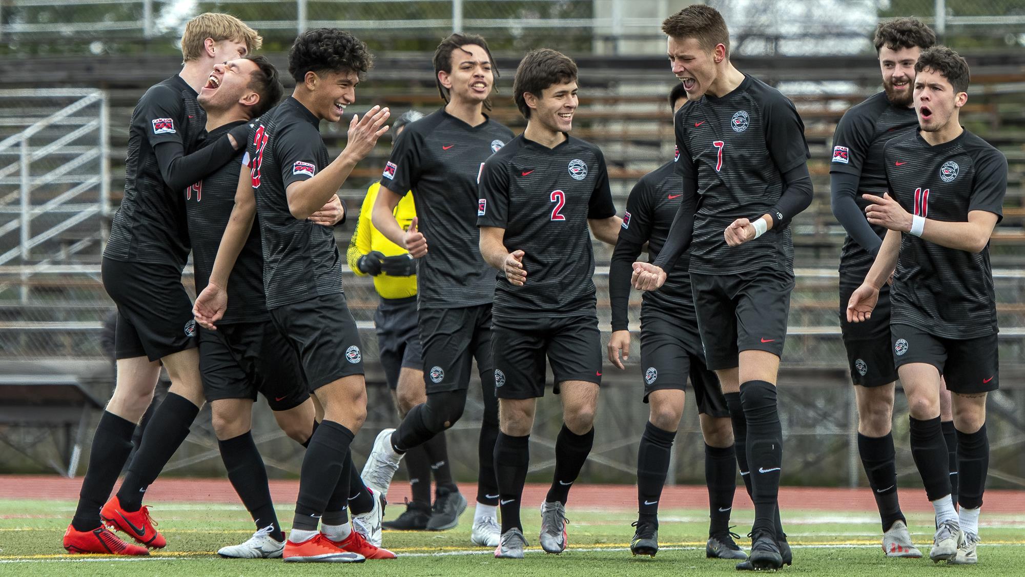 Raiders continue perfect start against Bushnell - Southern Oregon ...