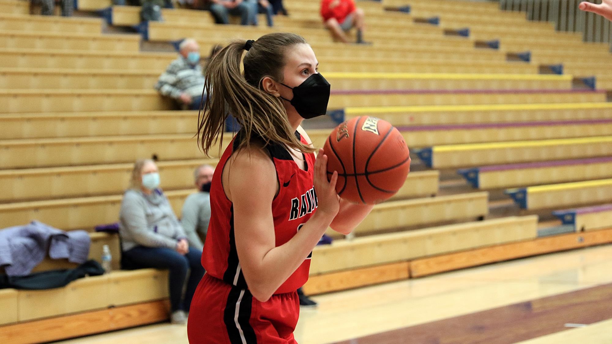 Raiders go cold in loss to College of Idaho - Southern Oregon ...