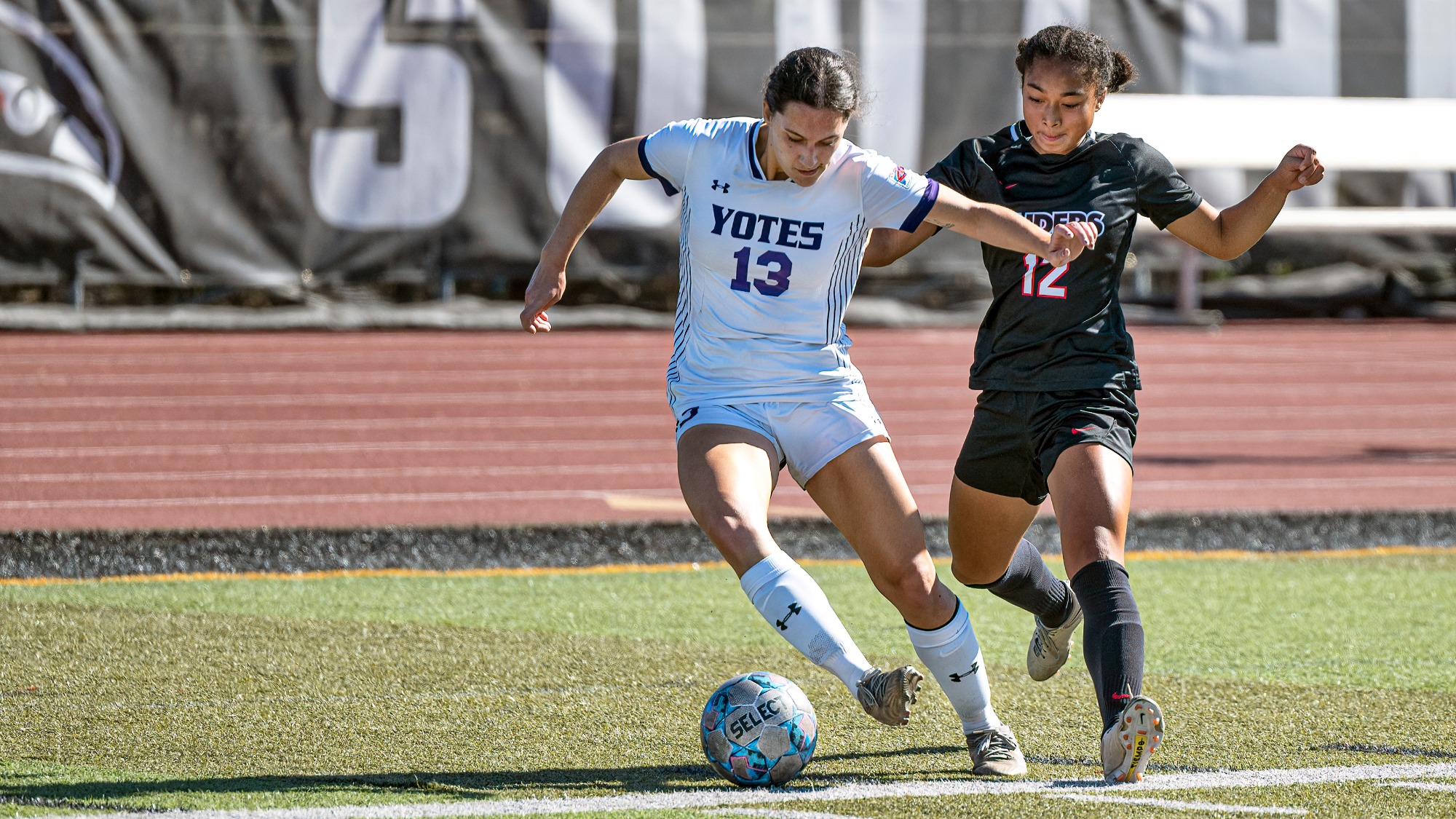 SOU banks point against No. 22 Yotes - Southern Oregon University Athletics