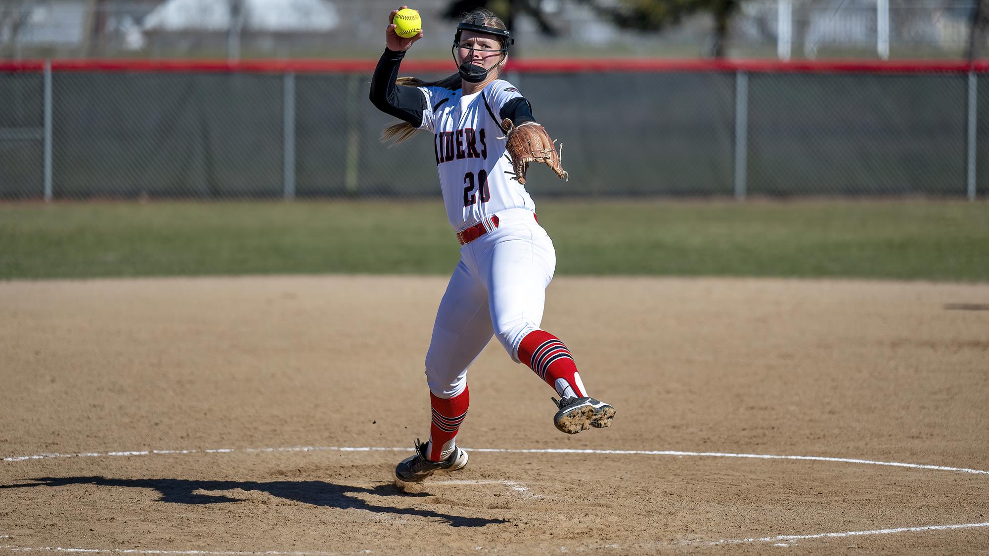 Love, Menefee spark SOU in sweep of Eagles - Southern Oregon University ...