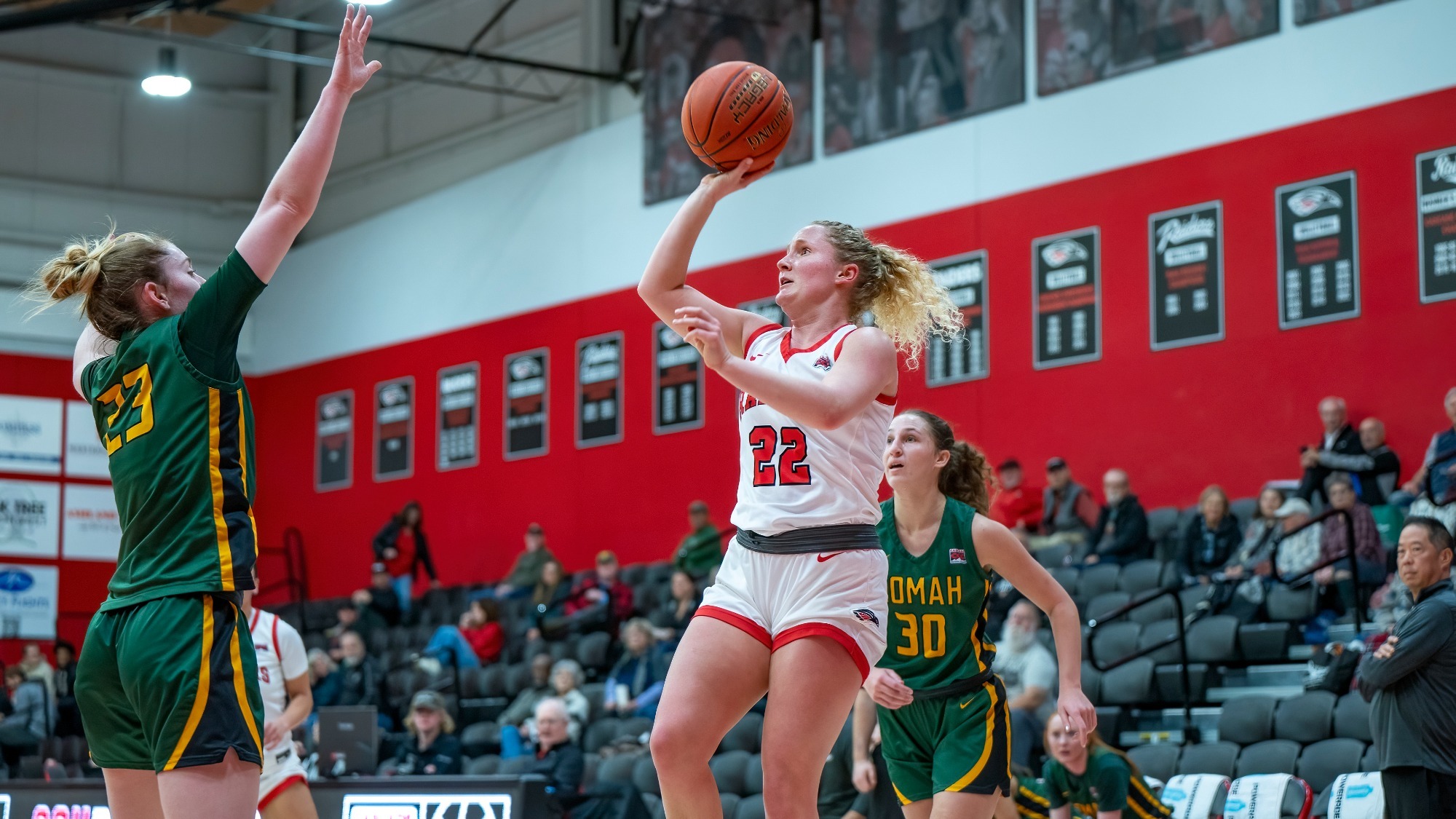 Scheppele heats up as SOU blows out Multnomah - Southern Oregon ...