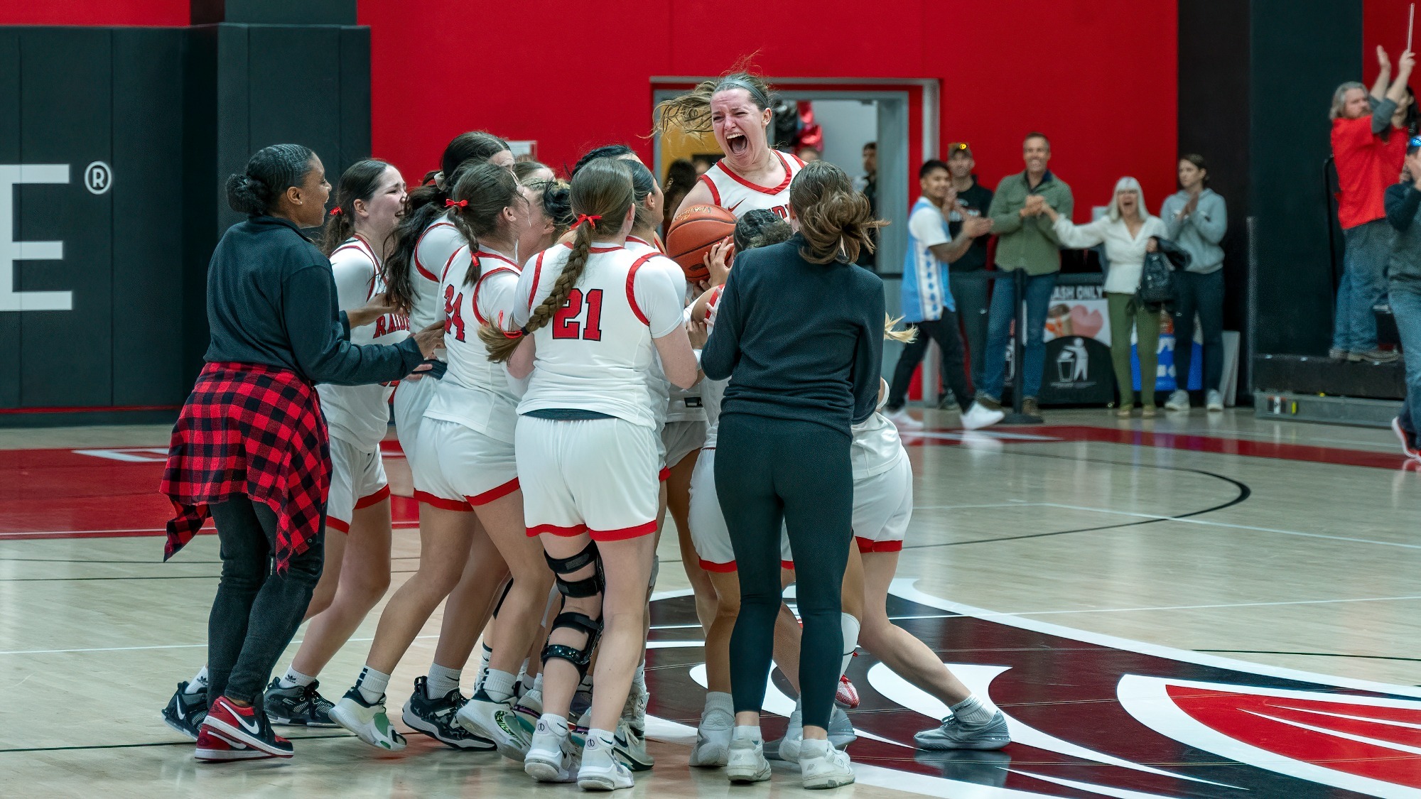 Walk's game-winner makes Raiders Cascade Conference champions ...