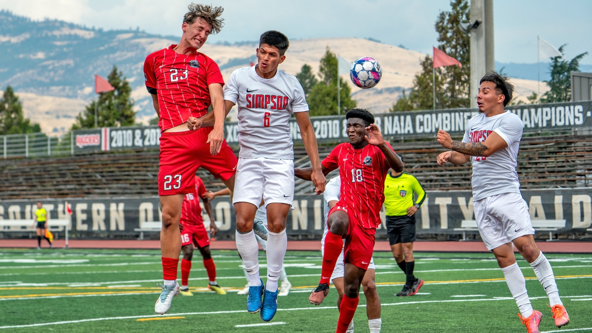 Raiders bring unbeaten record into CCC play - Southern Oregon ...