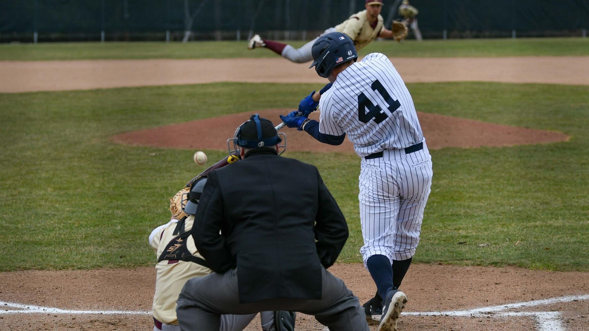 USM Sweeps Castleton 7-5, 8-4 - University of Southern Maine