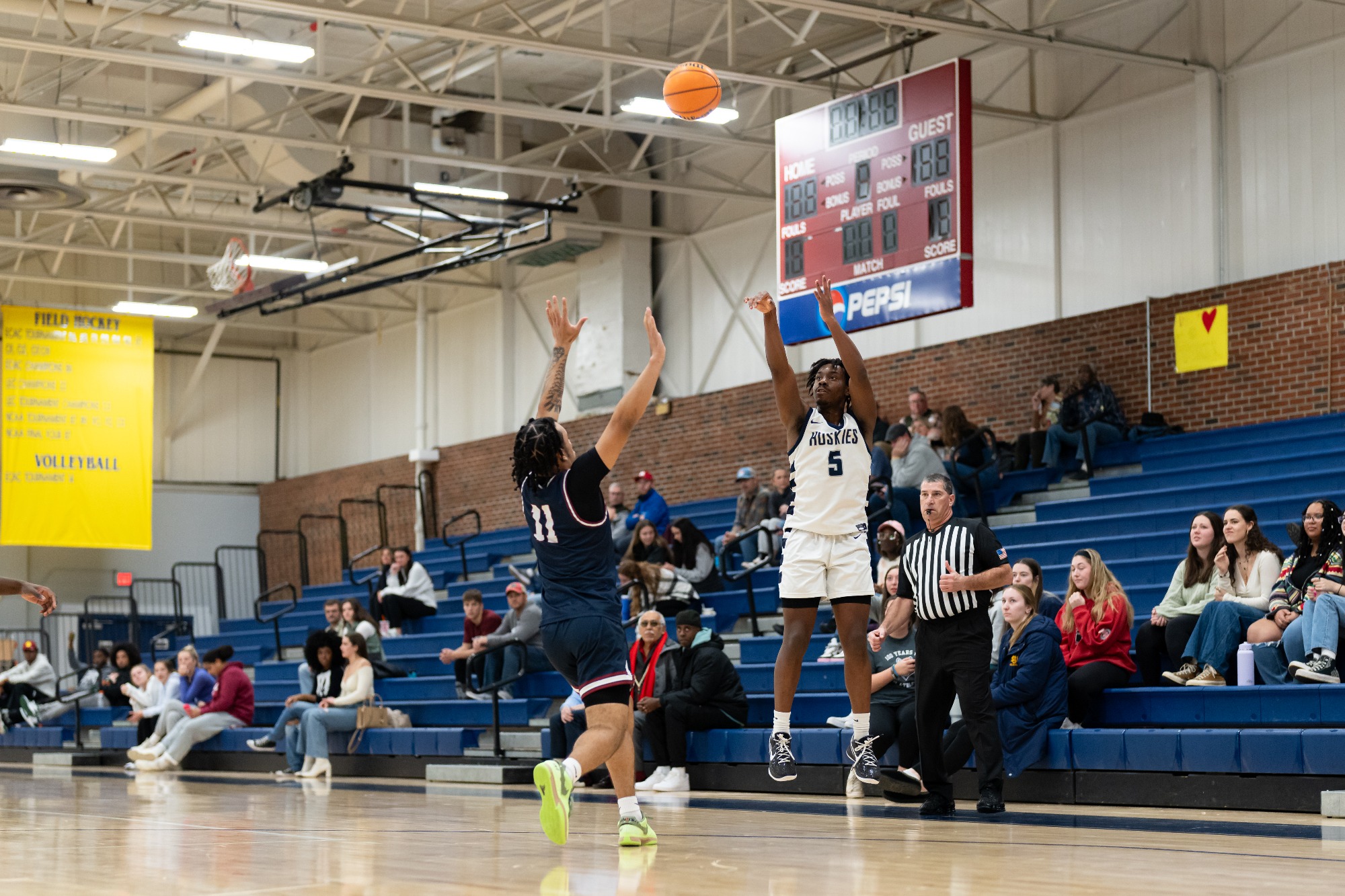 Nichols Rallies for 76-74 Win Over Huskies - University of Southern Maine