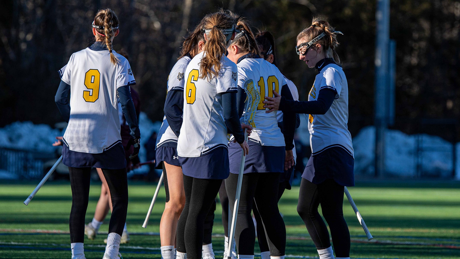 Late Goal Gives Lyons 10-9 Win Over Huskies - University of Southern Maine