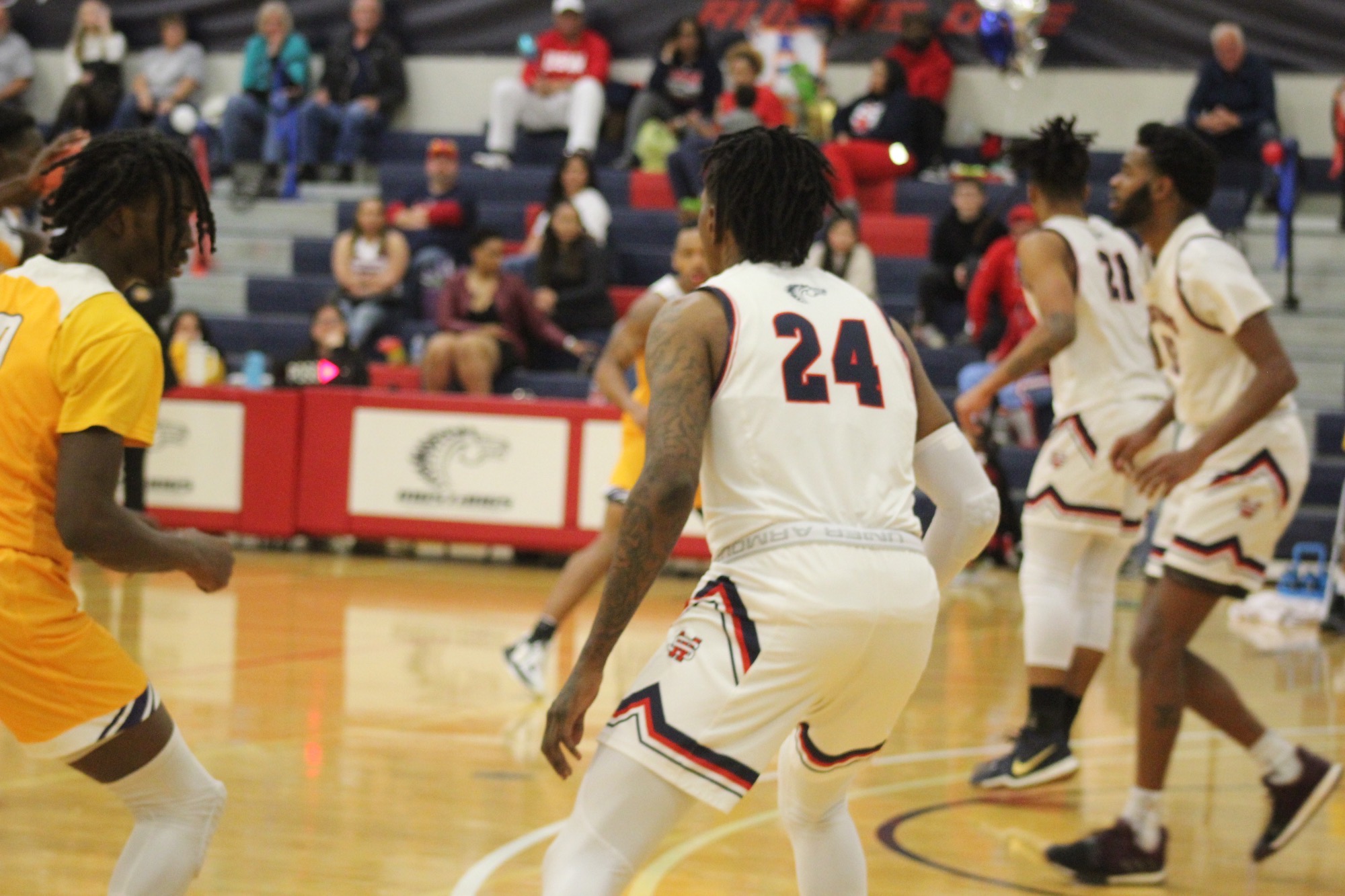 MBB: USW Splits on Senior Weekend - University of the Southwest Athletics