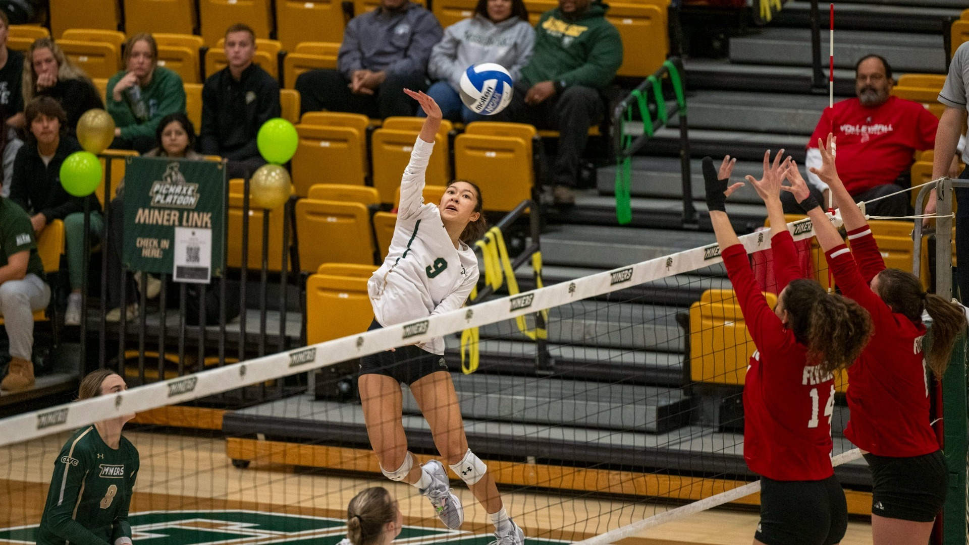 Volleyball team wins in five at Maryville, clinches GLVC Tournament spot - Missouri S&T Athletics