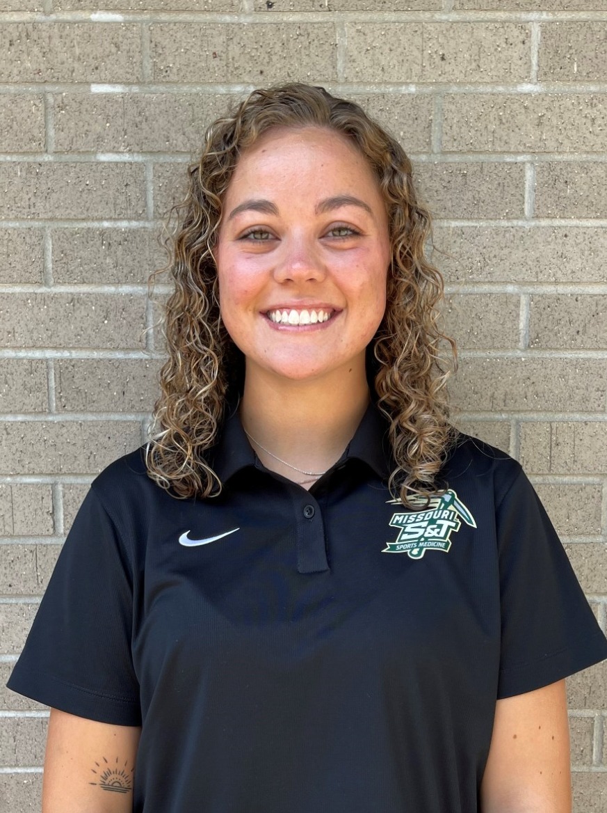 Madelynn Kallembach, MSAT, LAT, ATC - Athletic Trainer / Football ...
