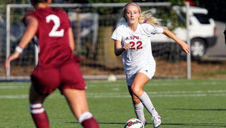 Isabel Farrell - Women's Soccer - SPU Athletics