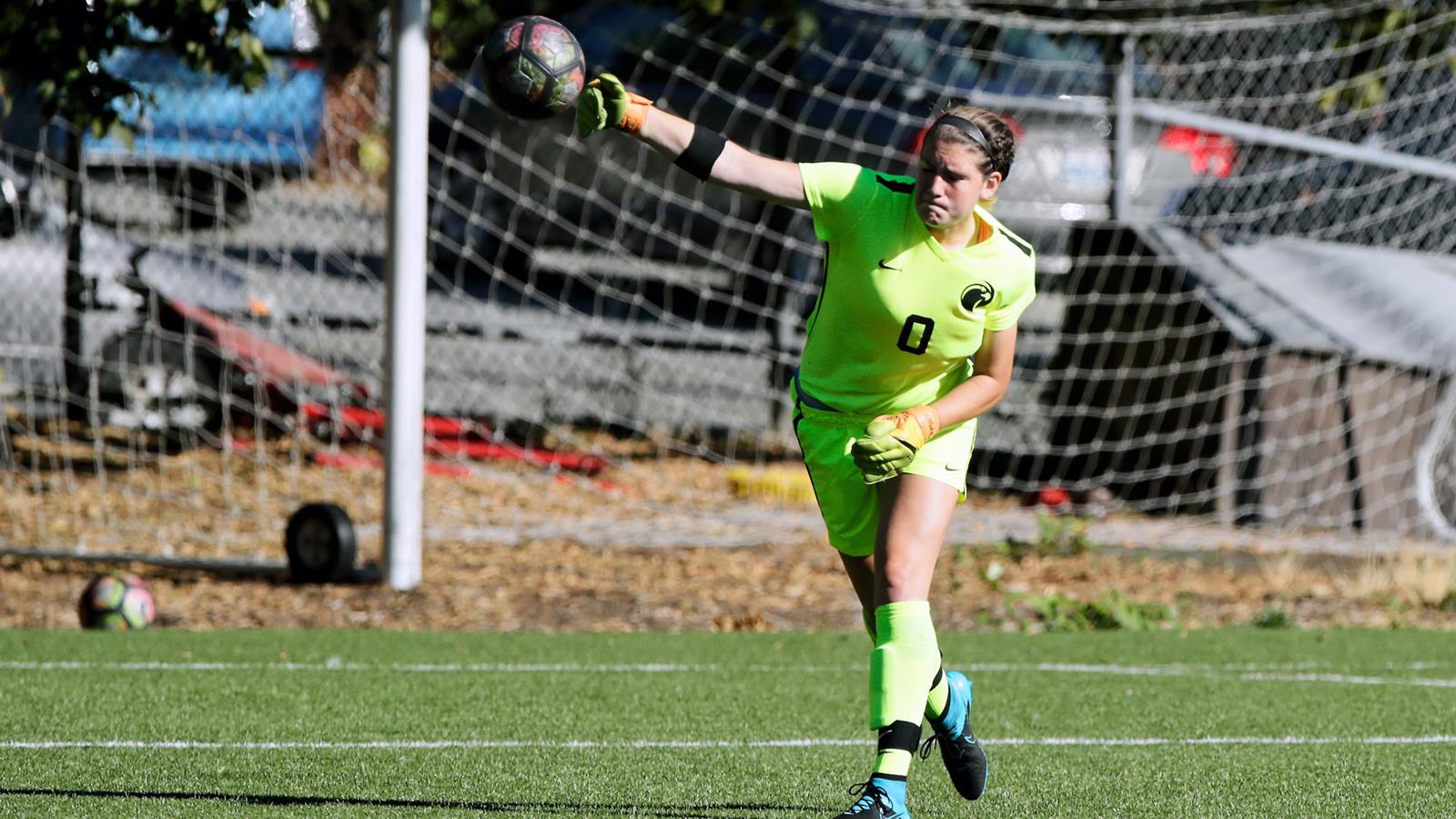 Molly Stinson - Women's Soccer - SPU Athletics
