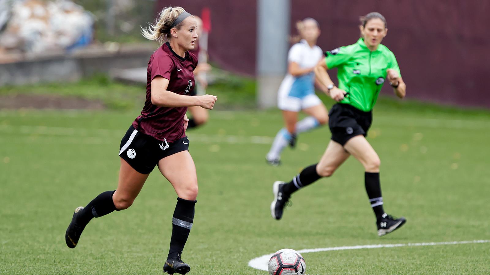 Chloe Gellhaus - Women's Soccer - SPU Athletics