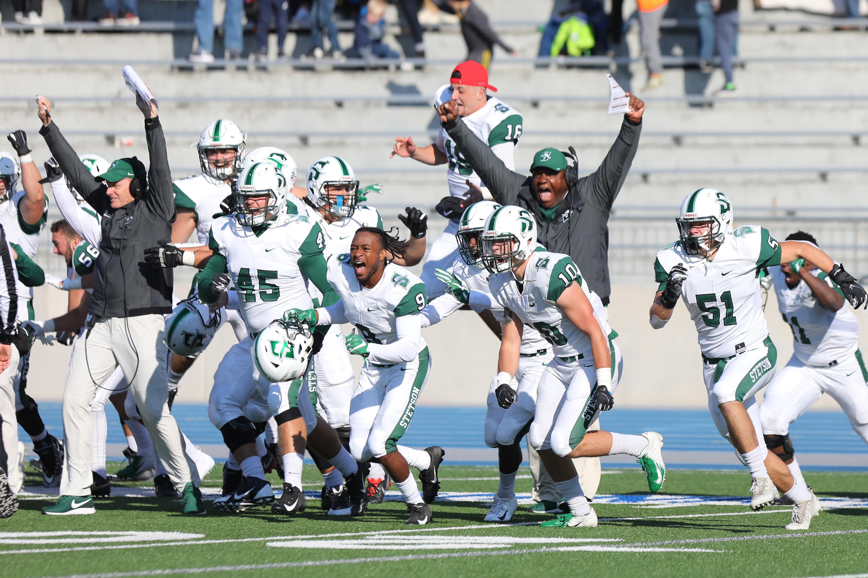 Miracle Play Lifts Hatters Past Drake 23-21 - Stetson University Athletics