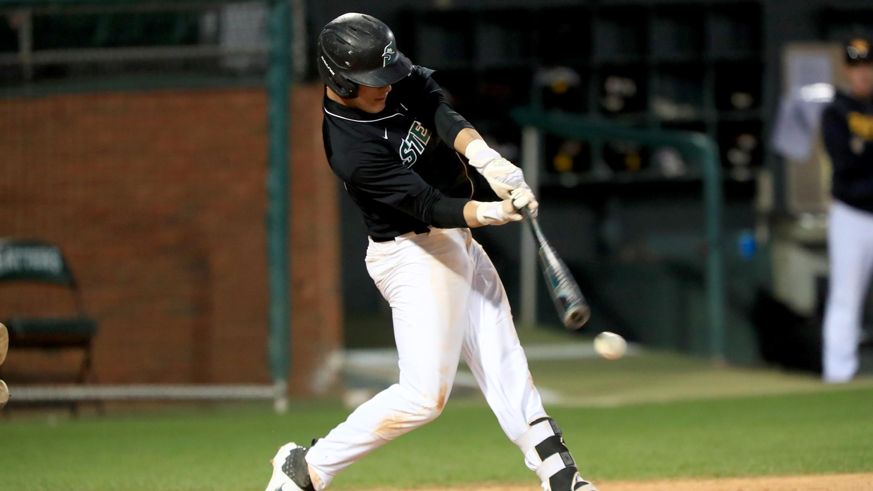 Hatters Rally Past USF 14-12 in Thriller - Stetson University Athletics