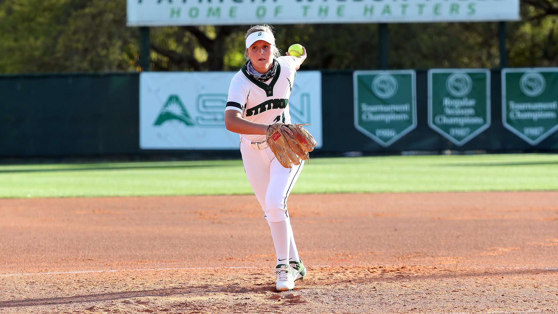 Lauren Hobbs - Softball - Stetson University Athletics