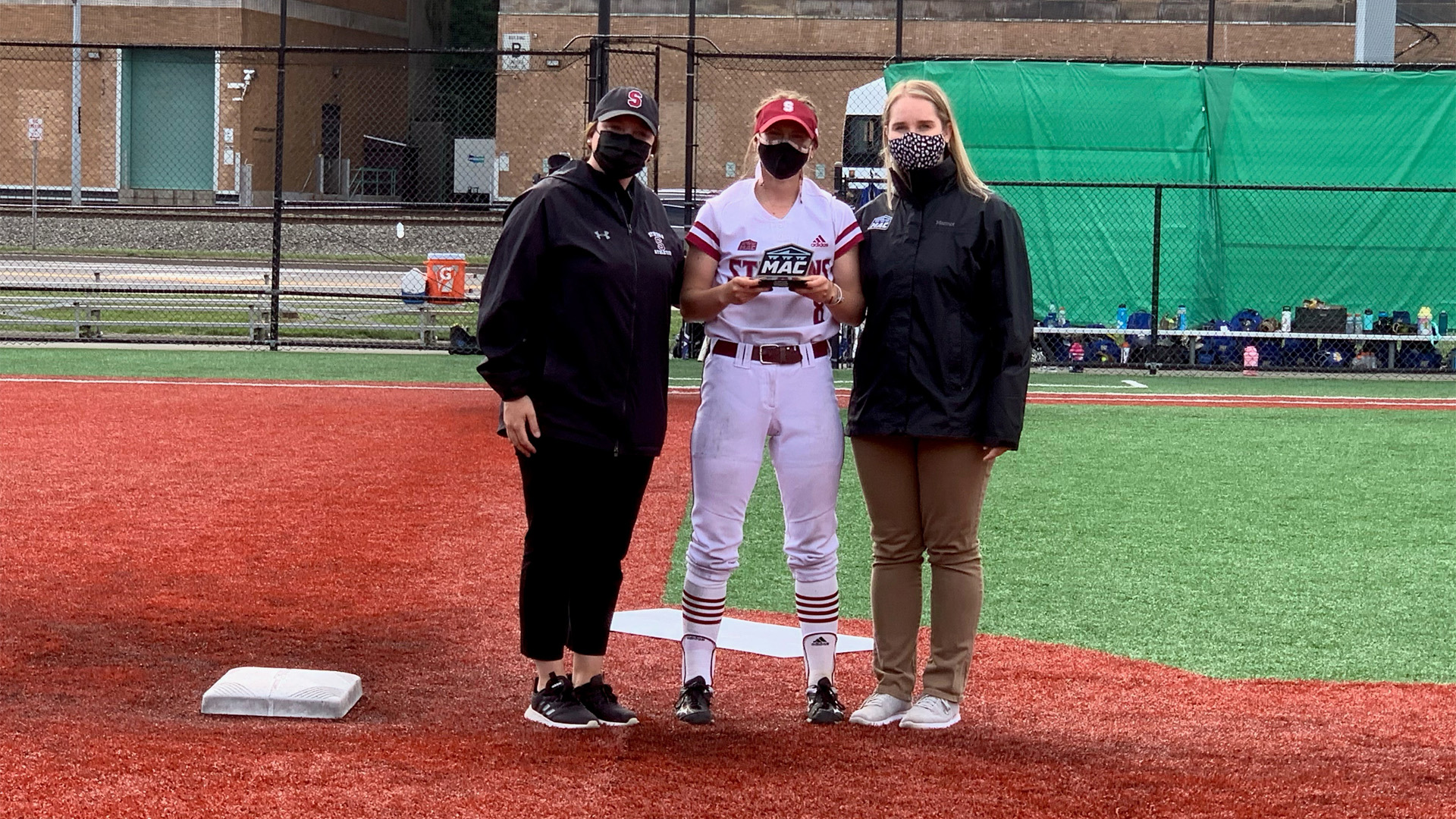 history-softball-captures-first-ever-conference-title-with-6-1-win