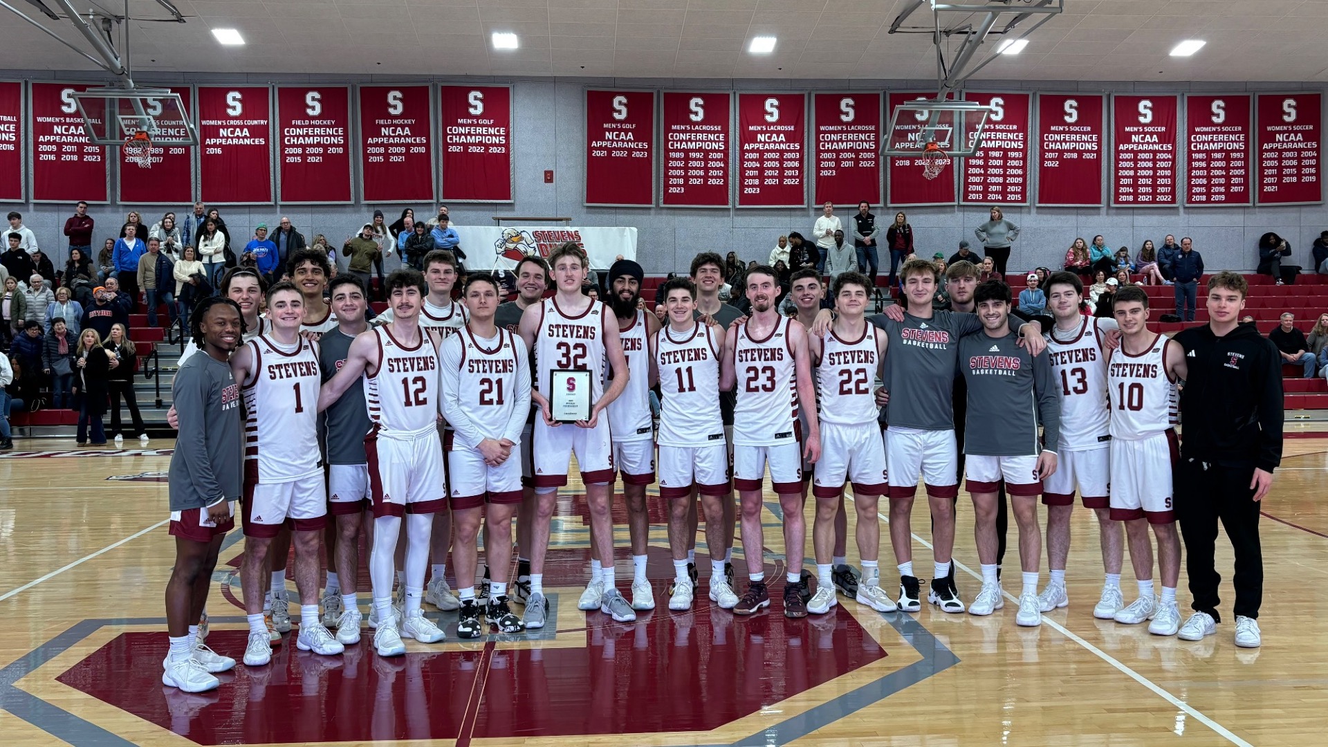 Men's Basketball Defeats Gettysburg 70-63 to Win the 2023 Stevens Men's ...