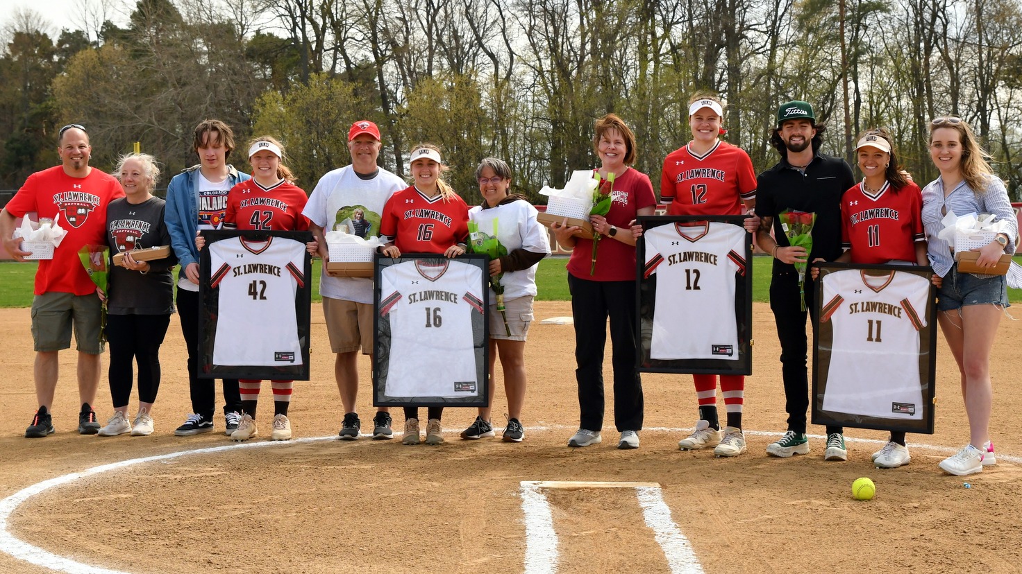 Softball Honors Class of 2023; Drops Doubleheader Against Rochester ...