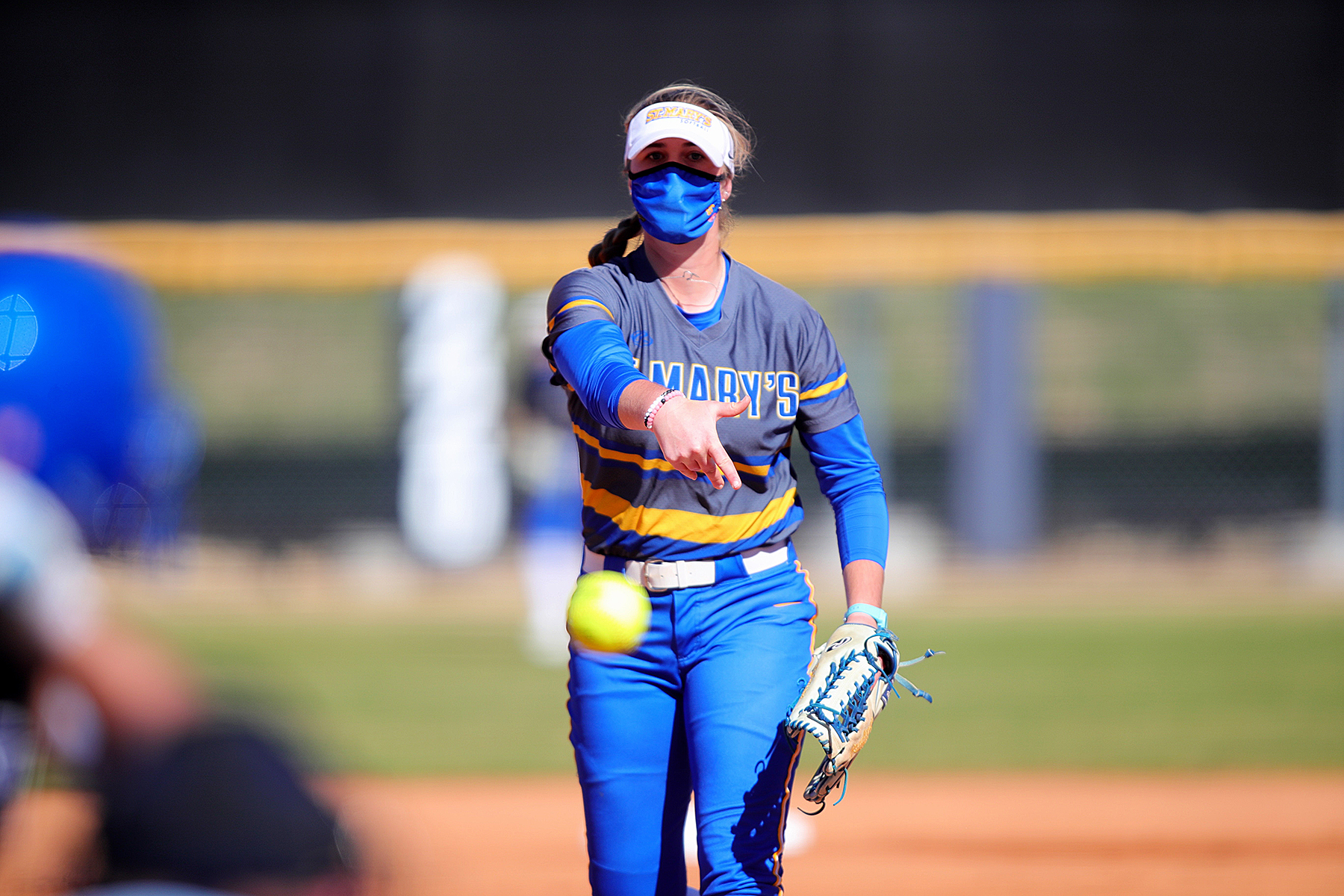 Sara Robertson - Softball - St. Mary's University Athletics