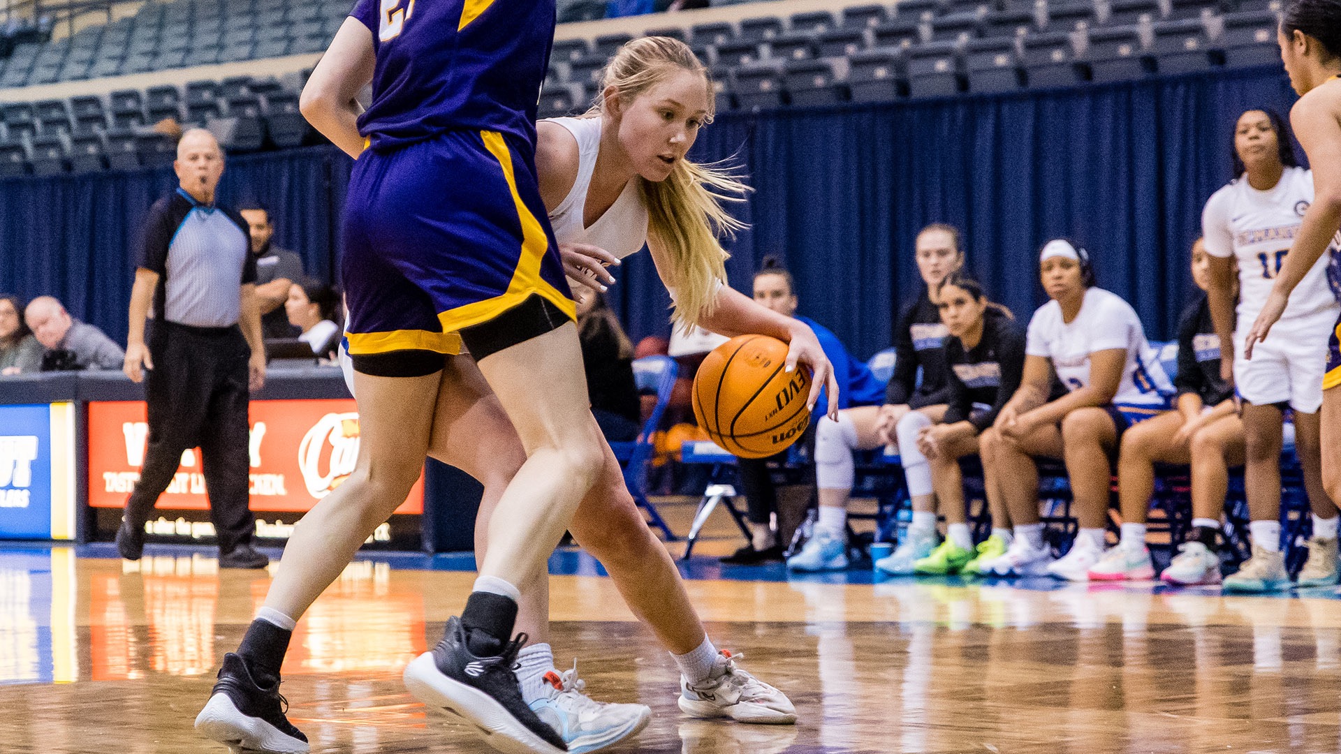 Gabby Elliott - Women's Basketball - St. Mary's University Athletics