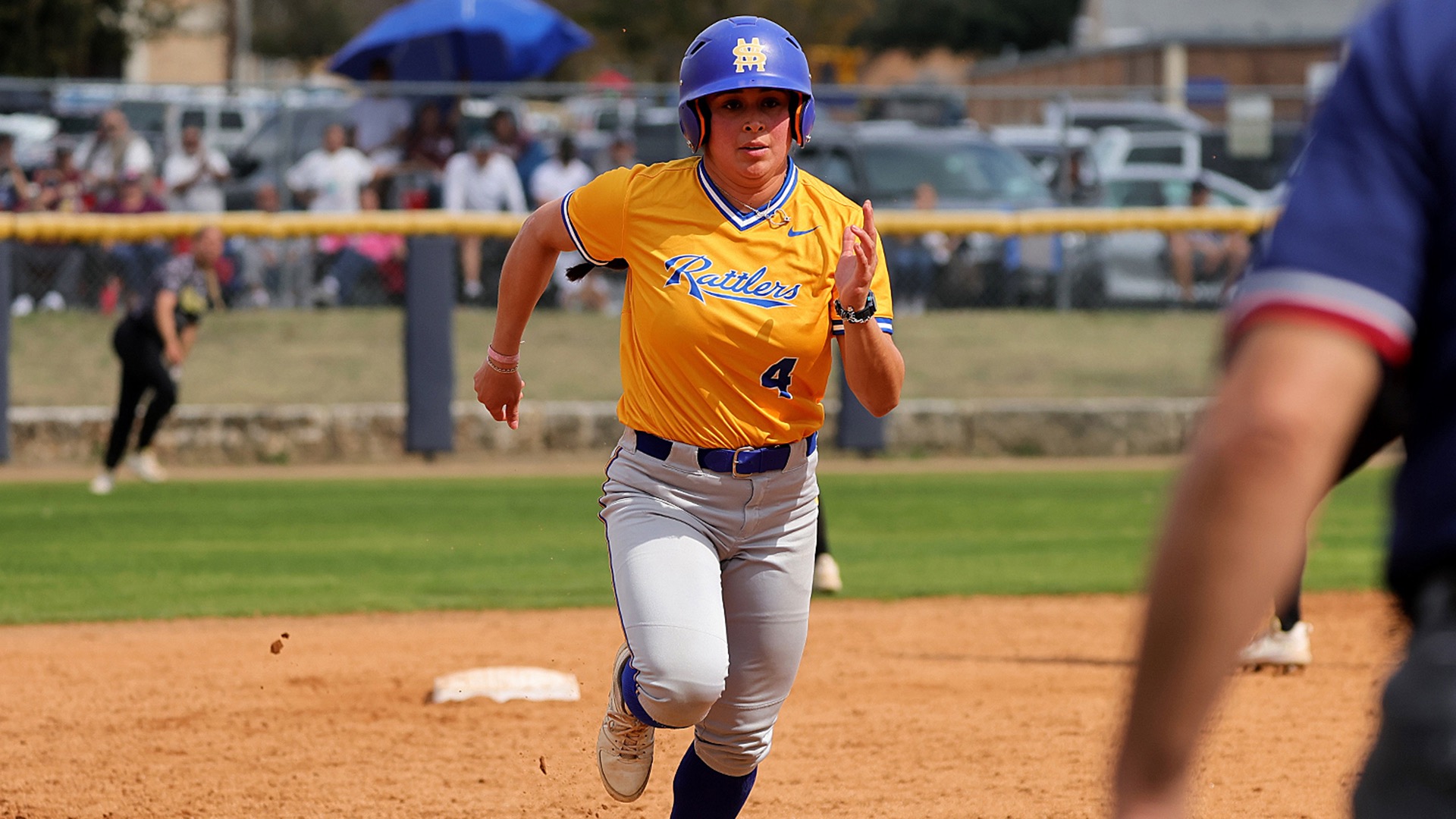 Reba Reyes - Softball - St. Mary's University Athletics