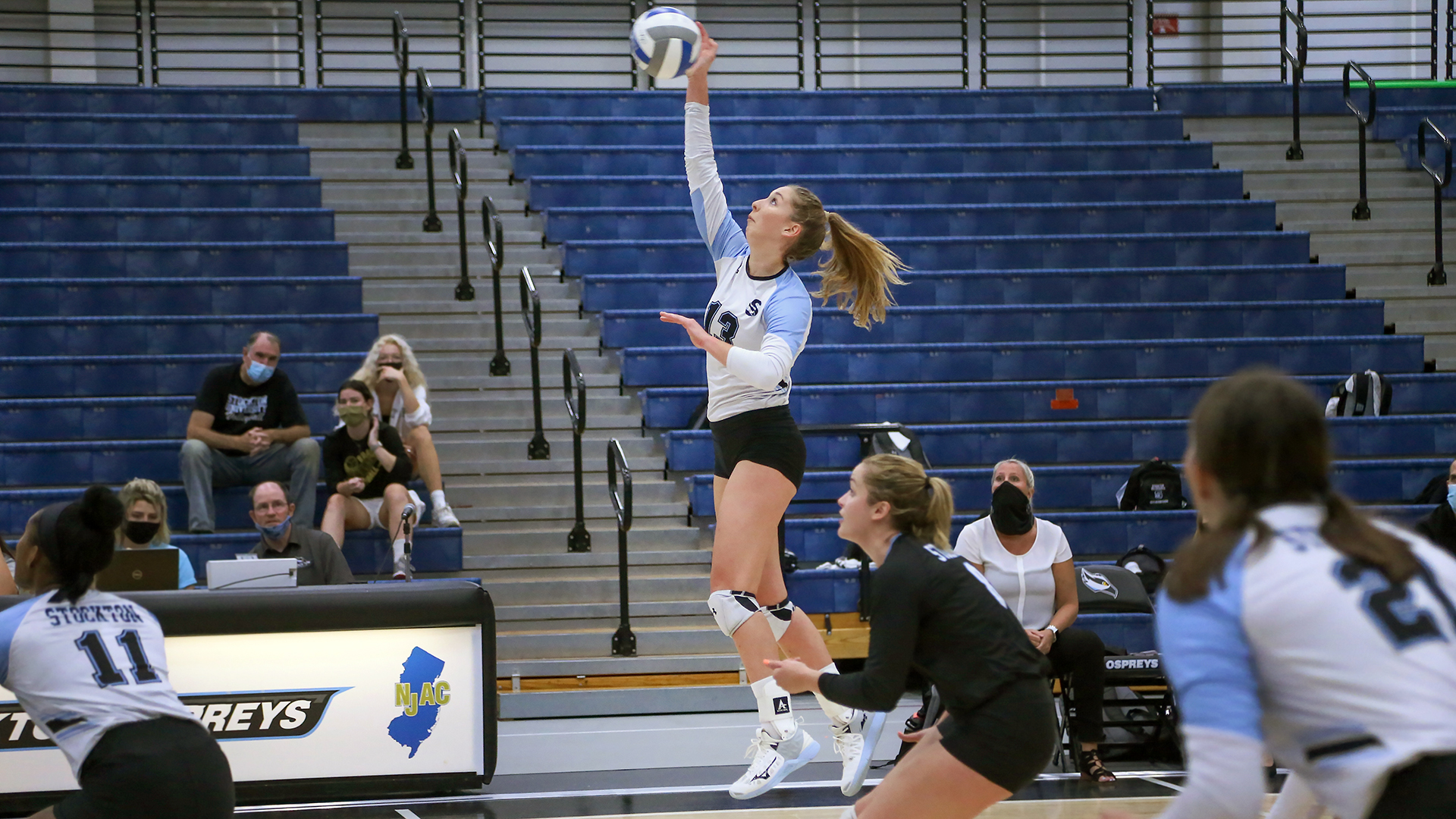 Charlotte Leon - Volleyball - Stockton University Athletics