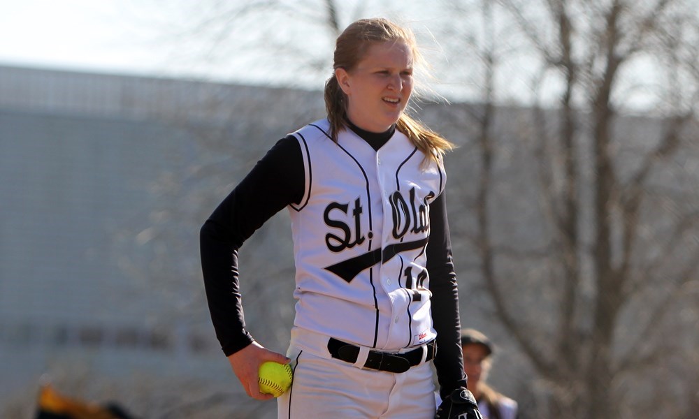 Lydia Thompson - Softball - St. Olaf College Athletics