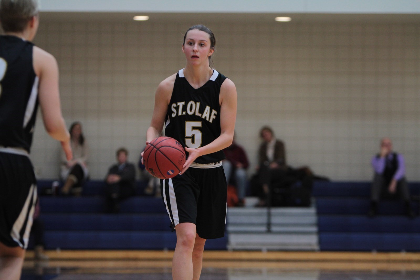 Kari Keogh - Women's Basketball - St. Olaf College Athletics