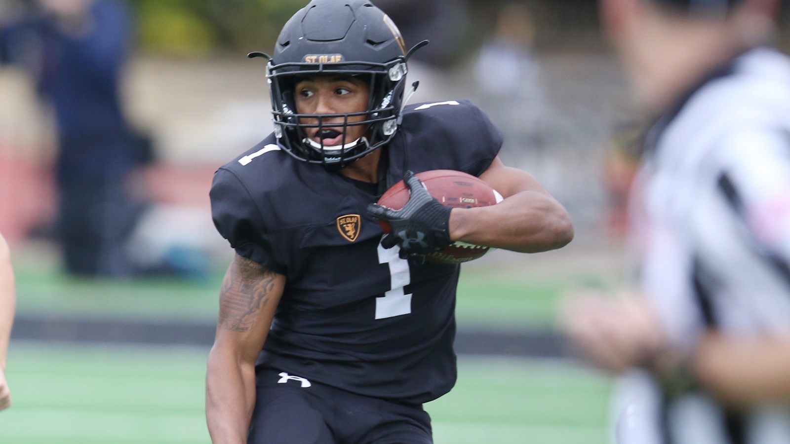 Tommies defeat Oles in season finale - St. Olaf College Athletics