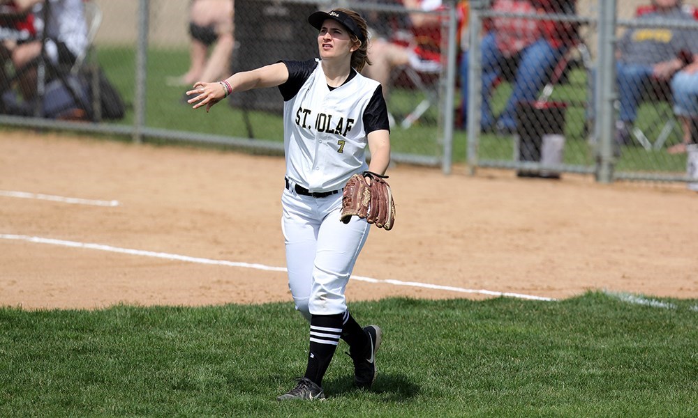 Clare Waddell - Softball - St. Olaf College Athletics