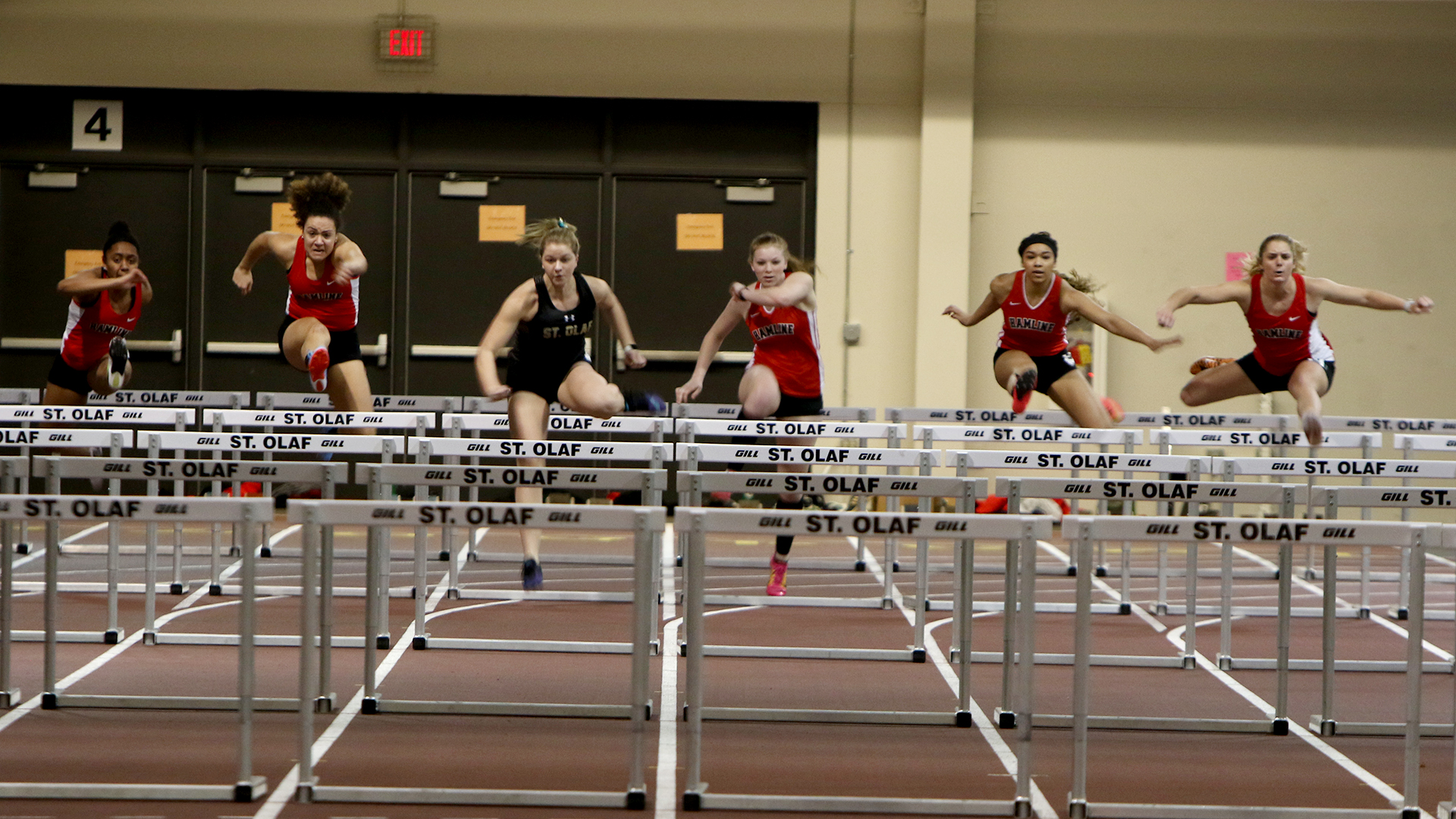 Women's track and field hosts, wins triangular - St. Olaf College Athletics