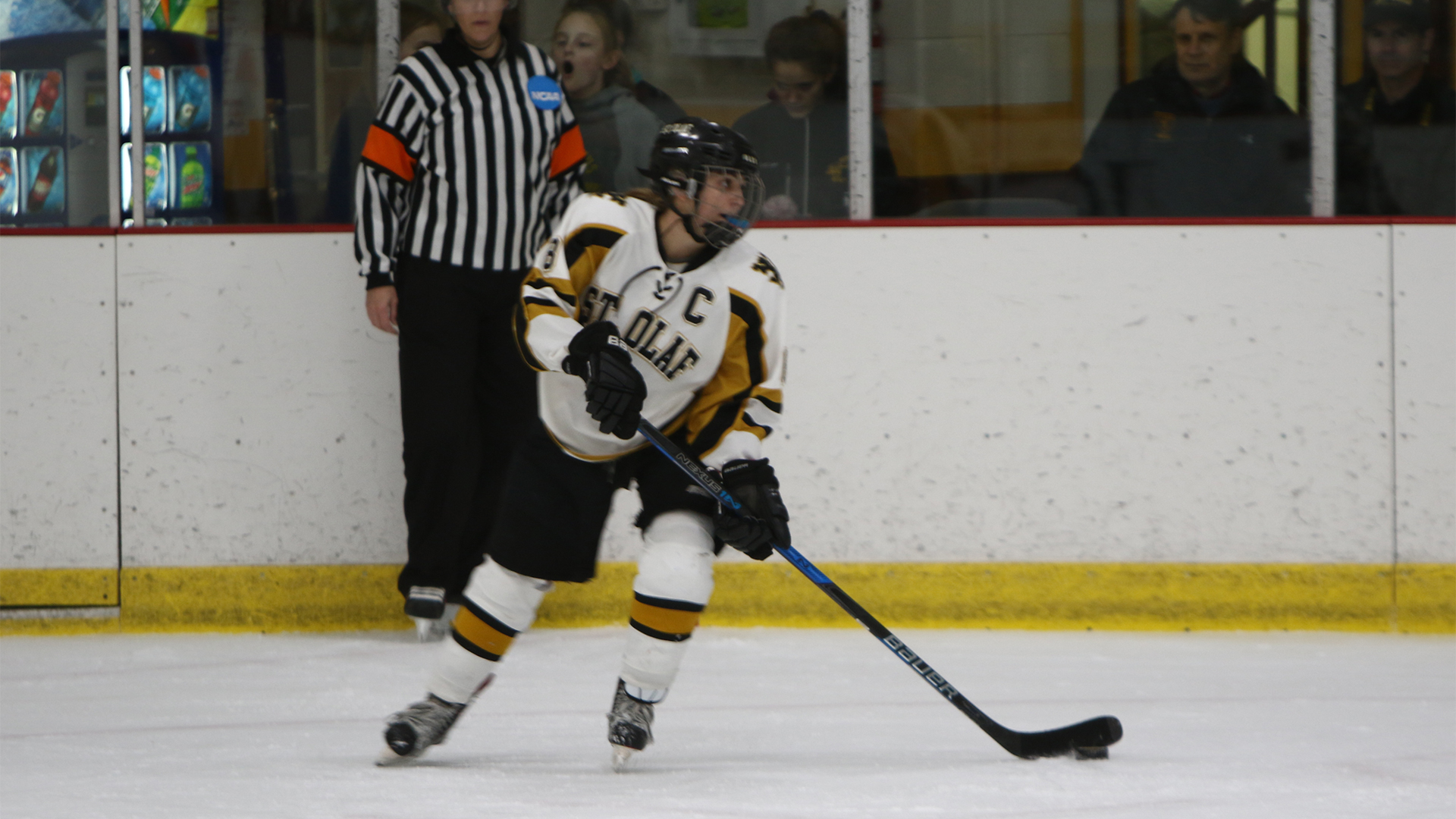 Maddy Johnson - Women's Hockey - St. Olaf College Athletics