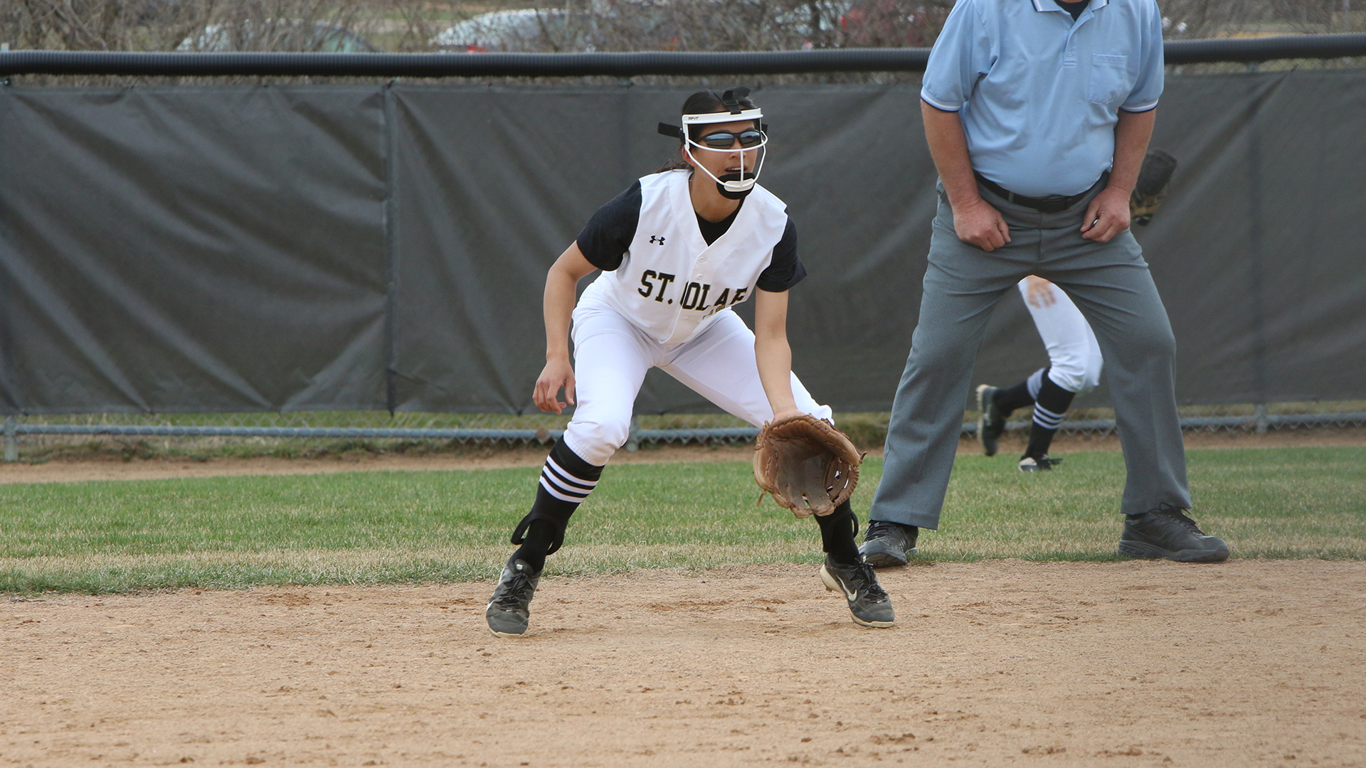 Softball makes it six straight with sweep of Carleton - St. Olaf ...