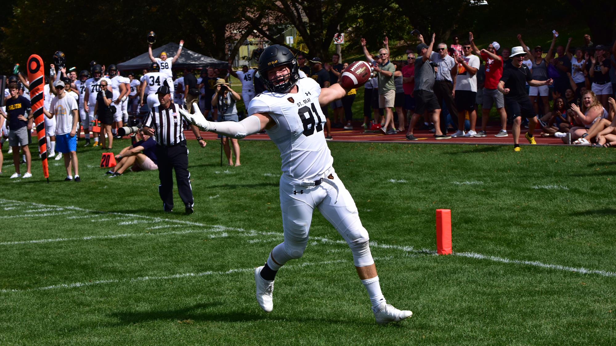 Ben Smithson - Football - St. Olaf College Athletics