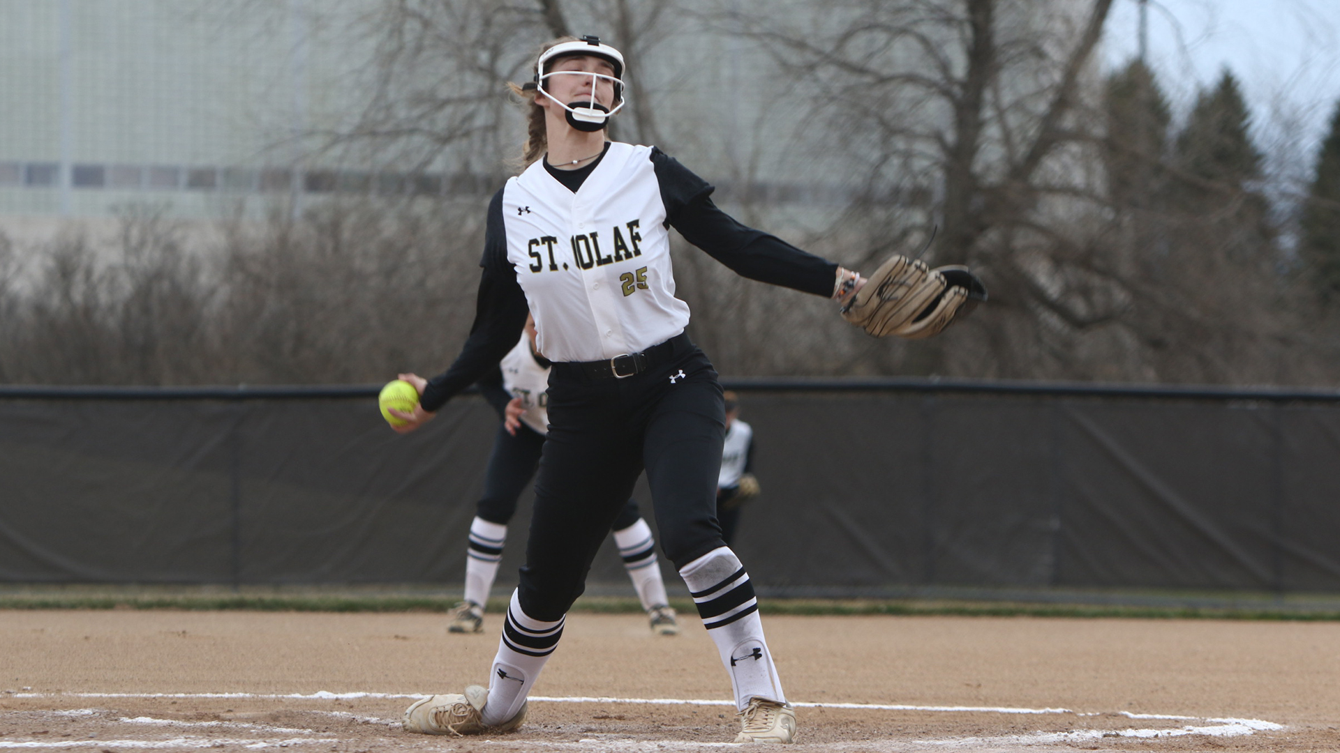 Sydney Robson - Softball - St. Olaf College Athletics