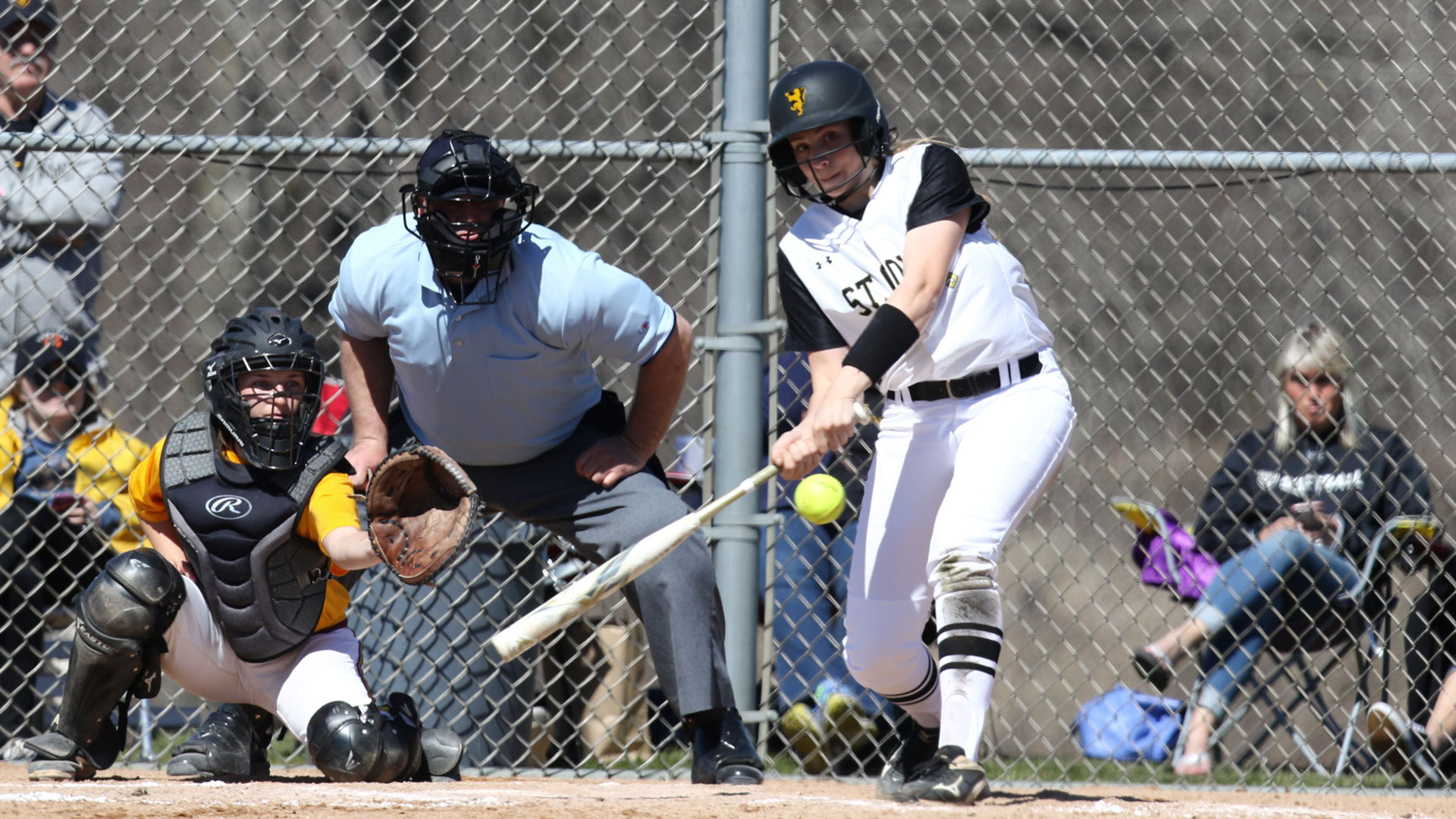 Alison Curry - Softball - St. Olaf College Athletics