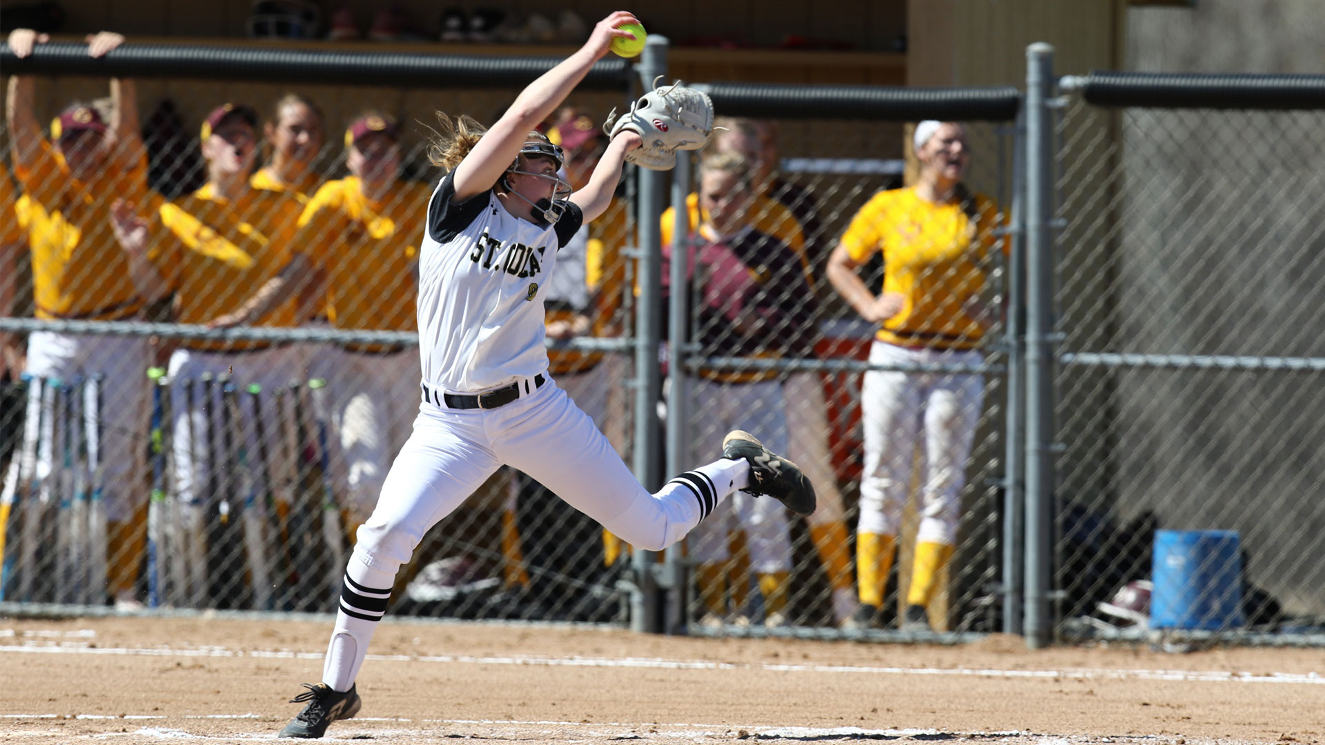 Julie Graf - Softball - St. Olaf College Athletics