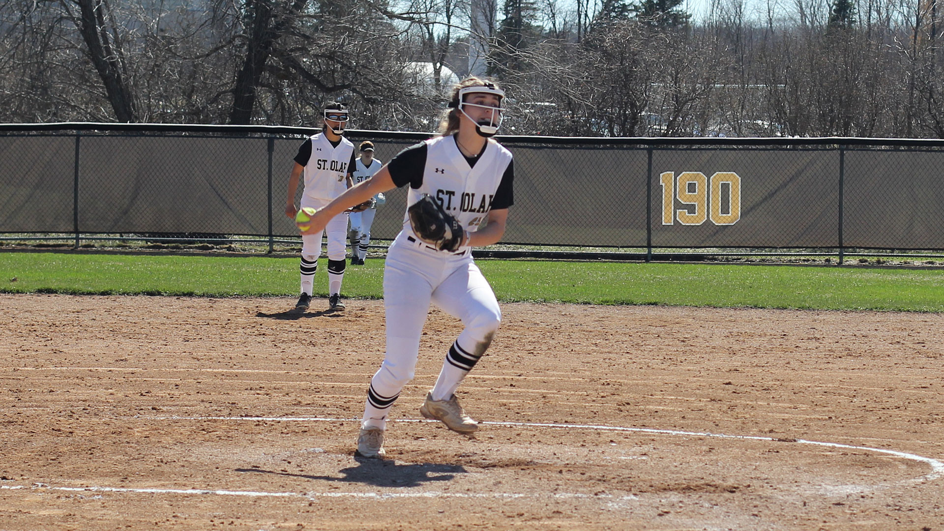 Sydney Robson - Softball - St. Olaf College Athletics