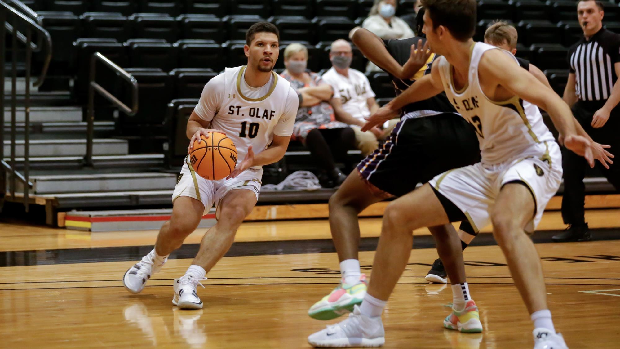 Dominic Bledsoe - Men's Basketball - St. Olaf College Athletics